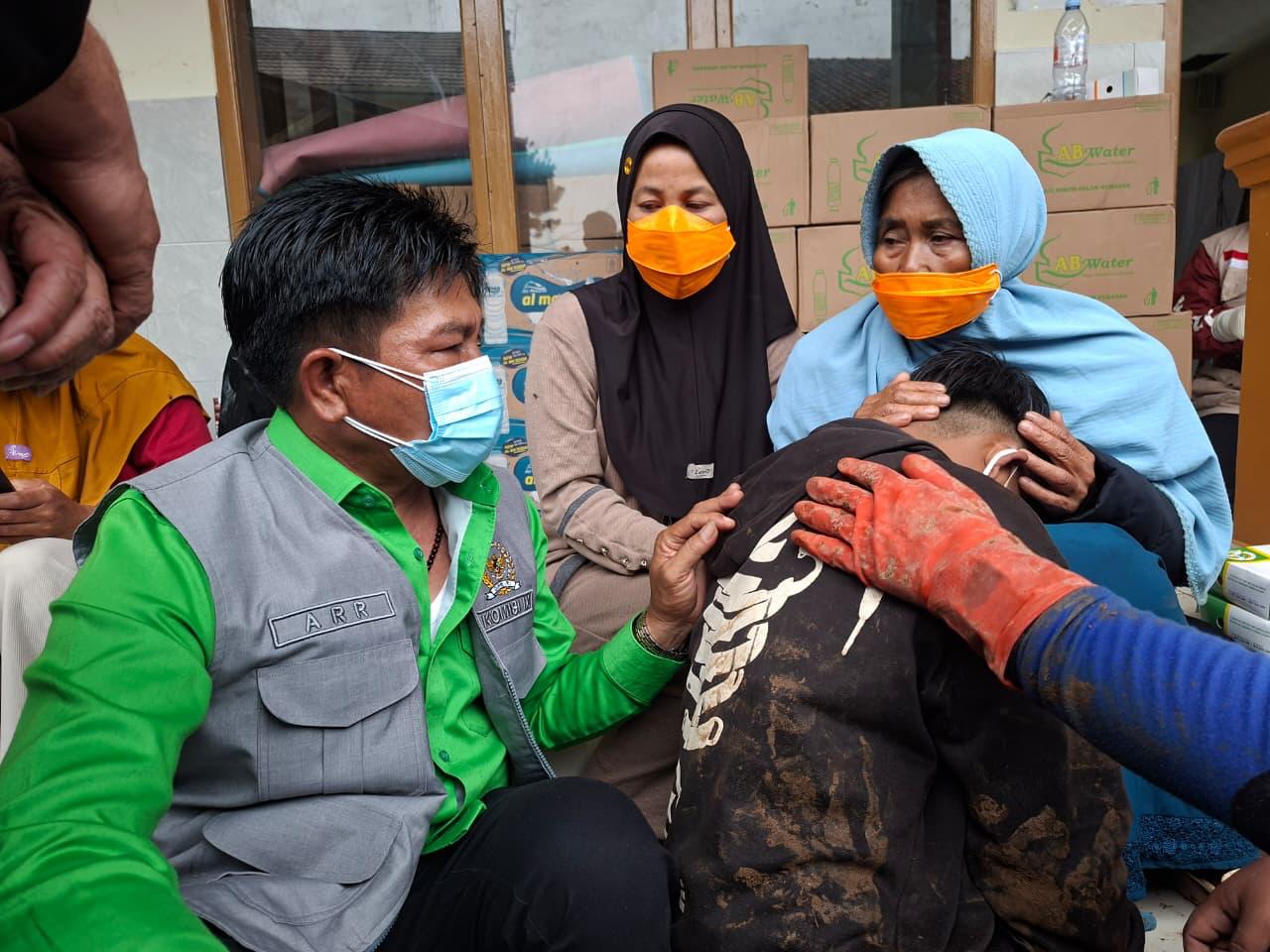 Anggota Komisi IX DPR RI, Asep Romy Romaya Sambangi Para Korban Bencana ...